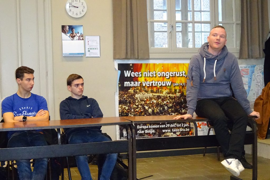 Oud-leerling Thomas Goethals bezoekt samen met collega's klassen 6bso ...